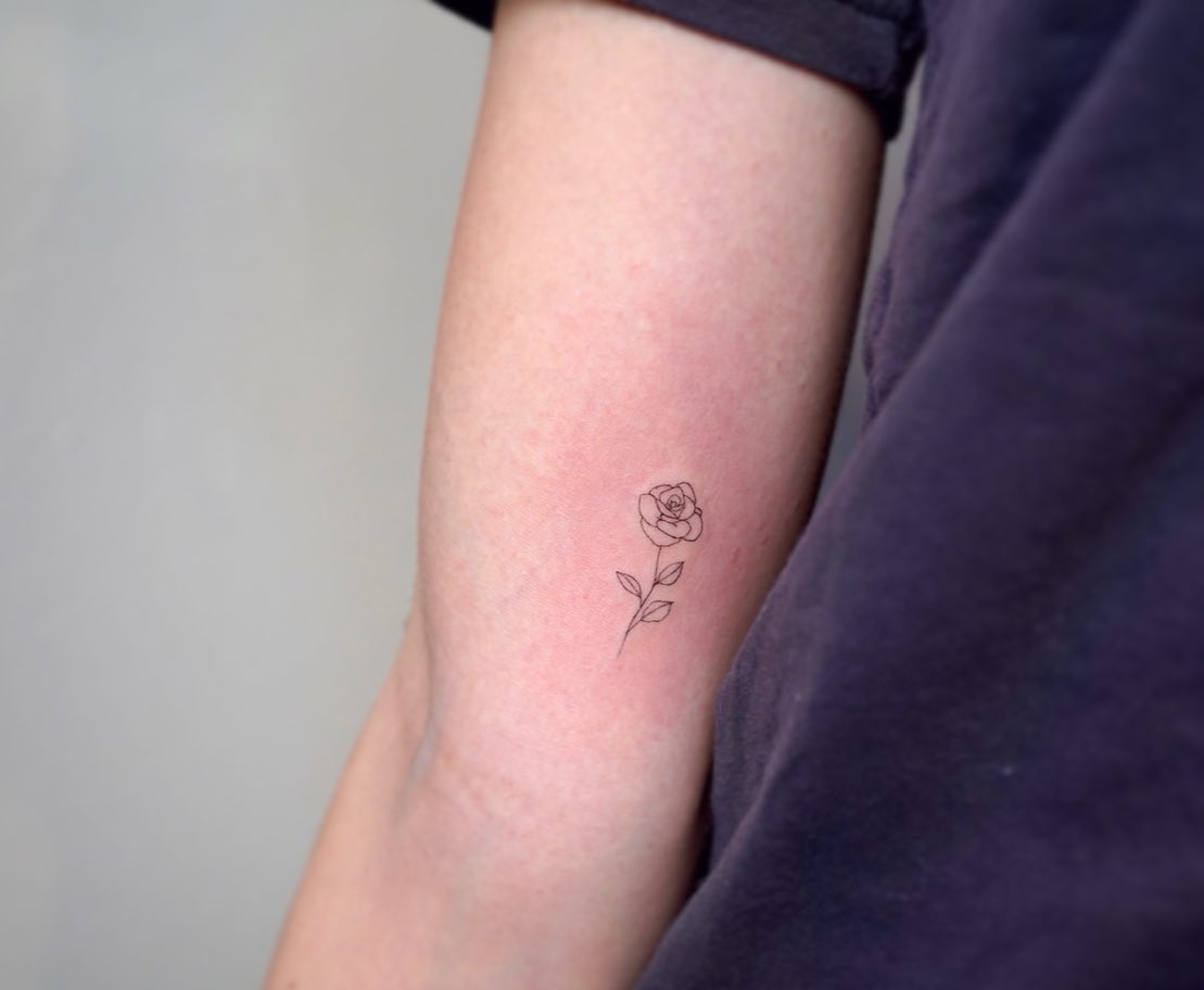 12+ BEAUTIFUL ROSE TATTOOS FOR WOMEN & THEIR MEANINGS IN 2023 - alexie