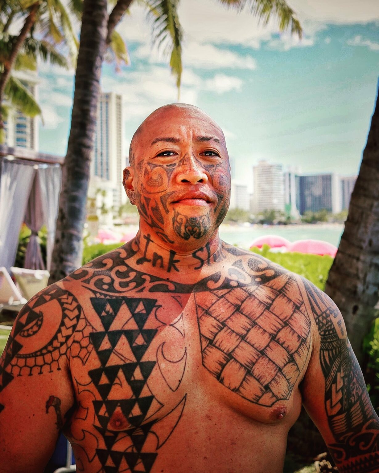 TRADITIONAL HAWAIIAN TATTOOS: GET THE FULL LOWDOWN ON KĀKAU IN 2024