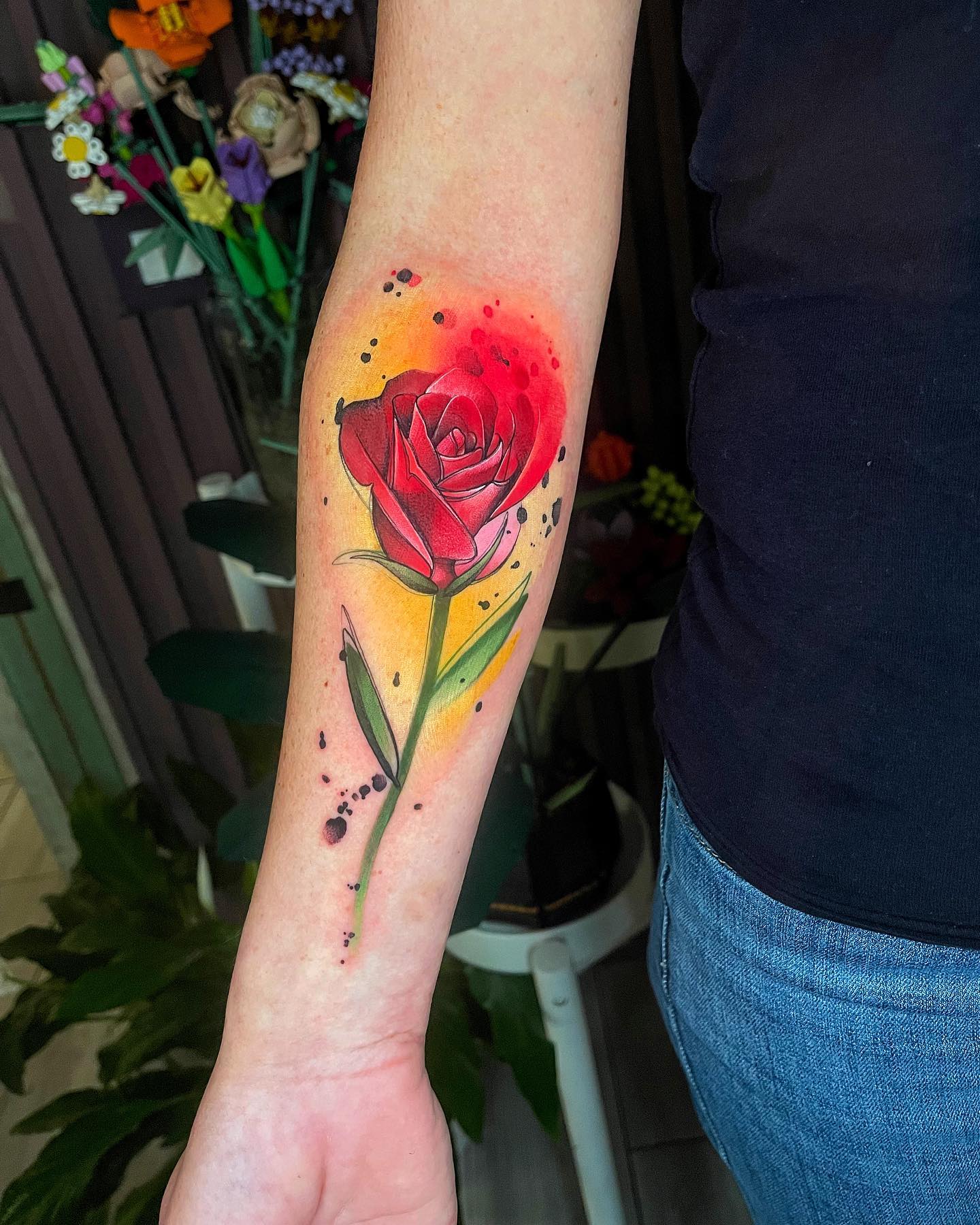 12+ BEAUTIFUL ROSE TATTOOS FOR WOMEN & THEIR MEANINGS IN 2024