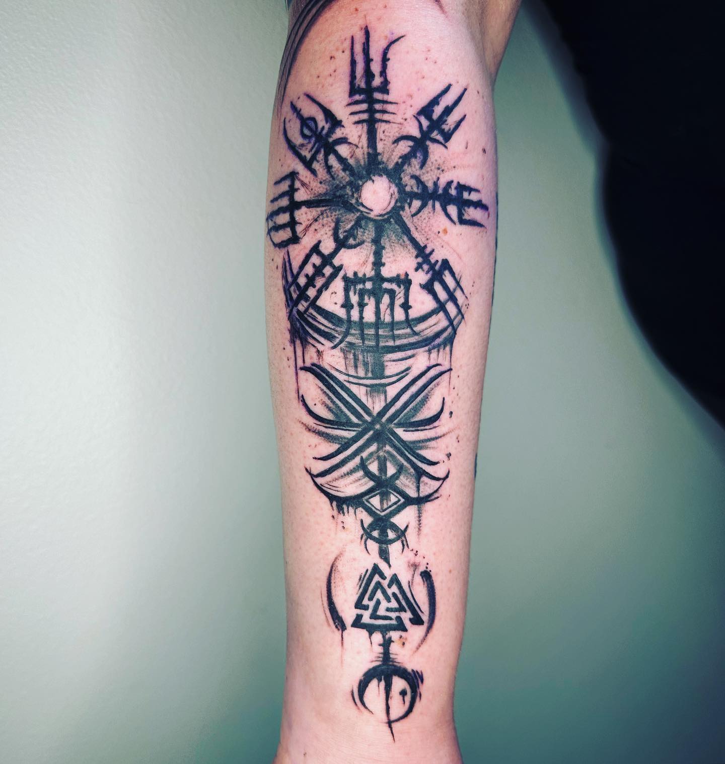 10 AMAZING COMPASS TATTOO DESIGNS TO INSPIRE YOU IN 2024!