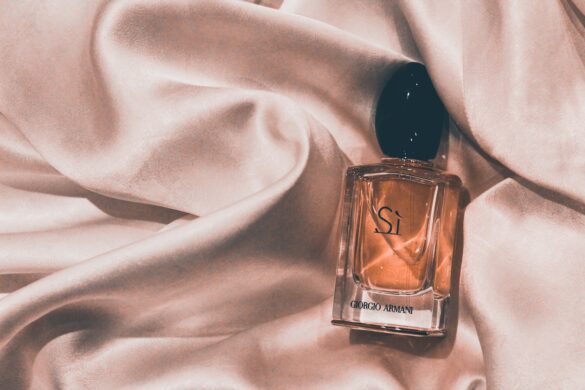 20 Beautiful Perfume Bottles That Deserve A Spot On Your Vanity Unit