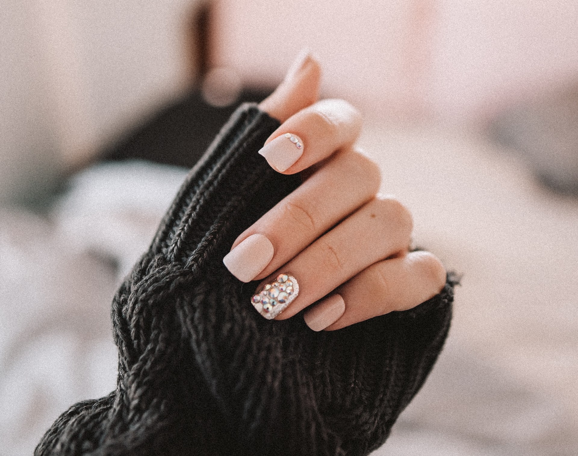 Mastering SNS Nails: Your 2024 Guide 💅