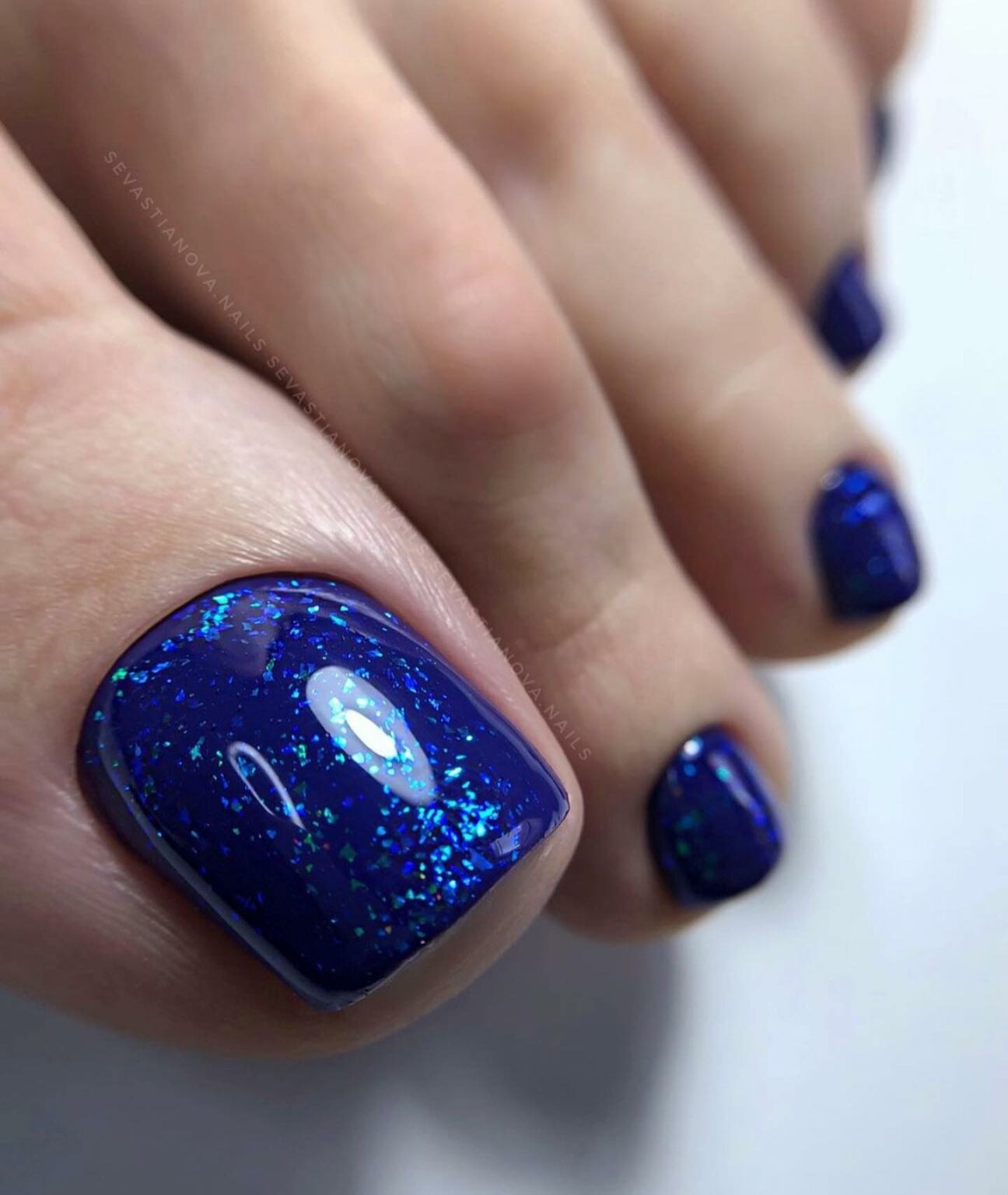 30 Winter Pedicure Color Ideas to Try in 2024