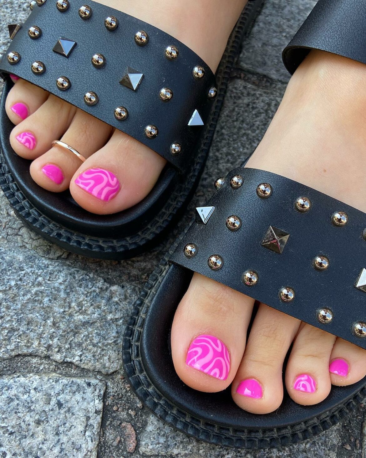 26 LATEST PINK PEDICURE IDEAS TO TRY IN 2024!