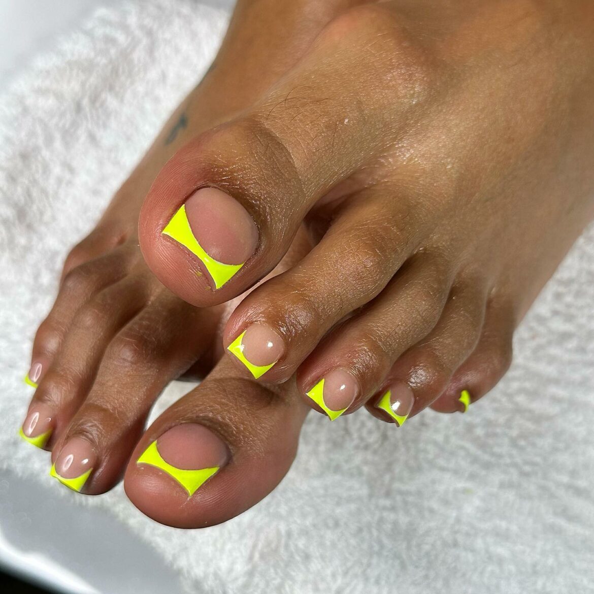 25 French Pedicure Ideas to Elevate Your Style in 2024
