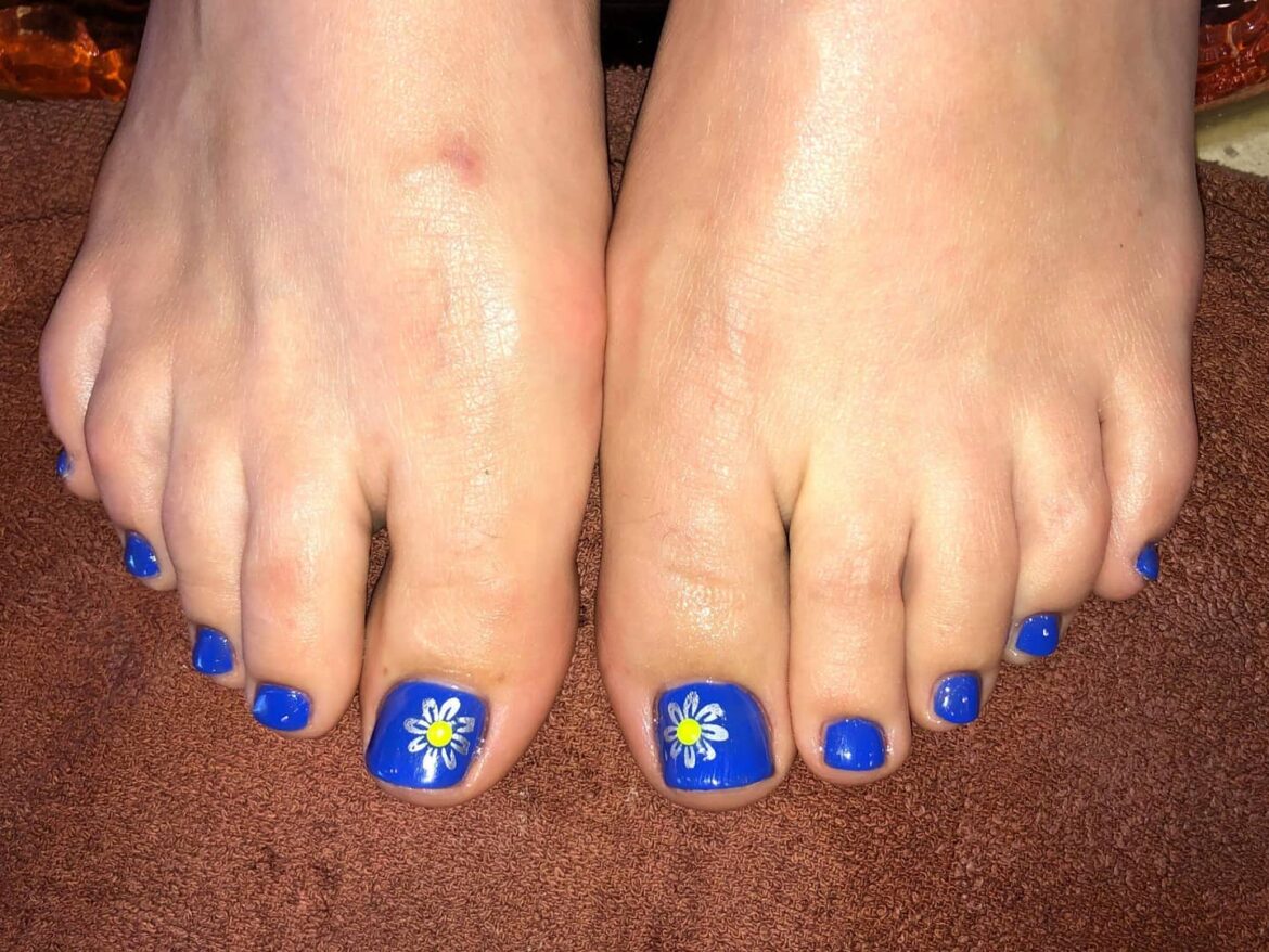 27 Latest Blue Pedicure Designs To Try In 2024!