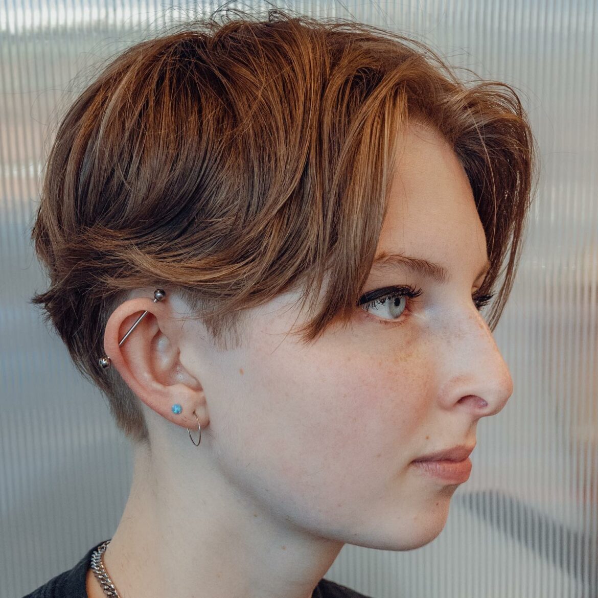 35 Short-Sided Shaved Female Hairstyles to Flaunt Your Boldness in 2024