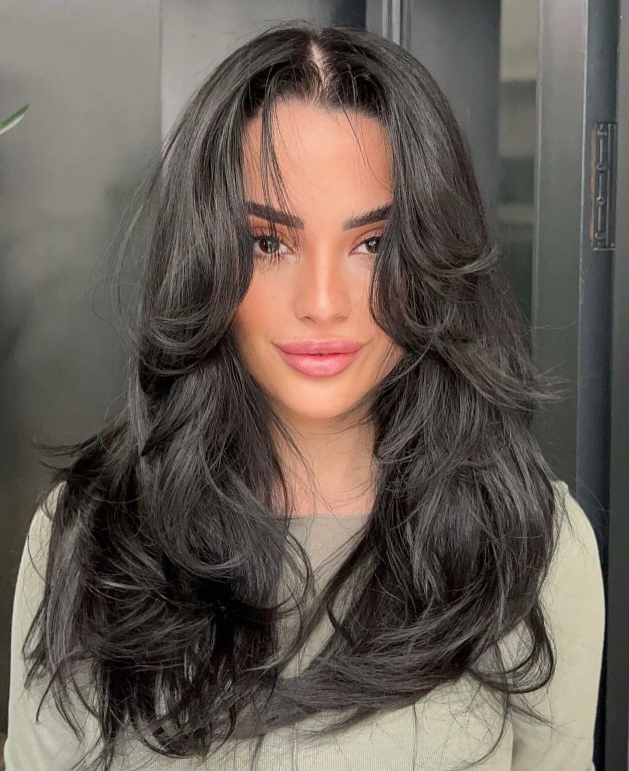 45 Wispy Long Curtain Bang Hairstyles to Try in 2024