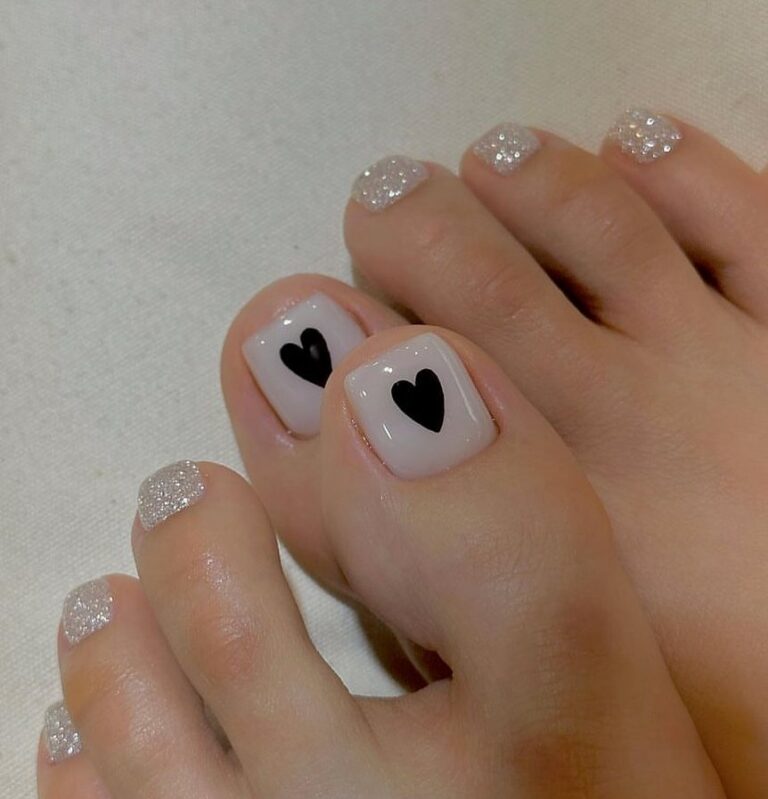 Get Playful with 30 Heart Toenail Pedicure Ideas for 2024
