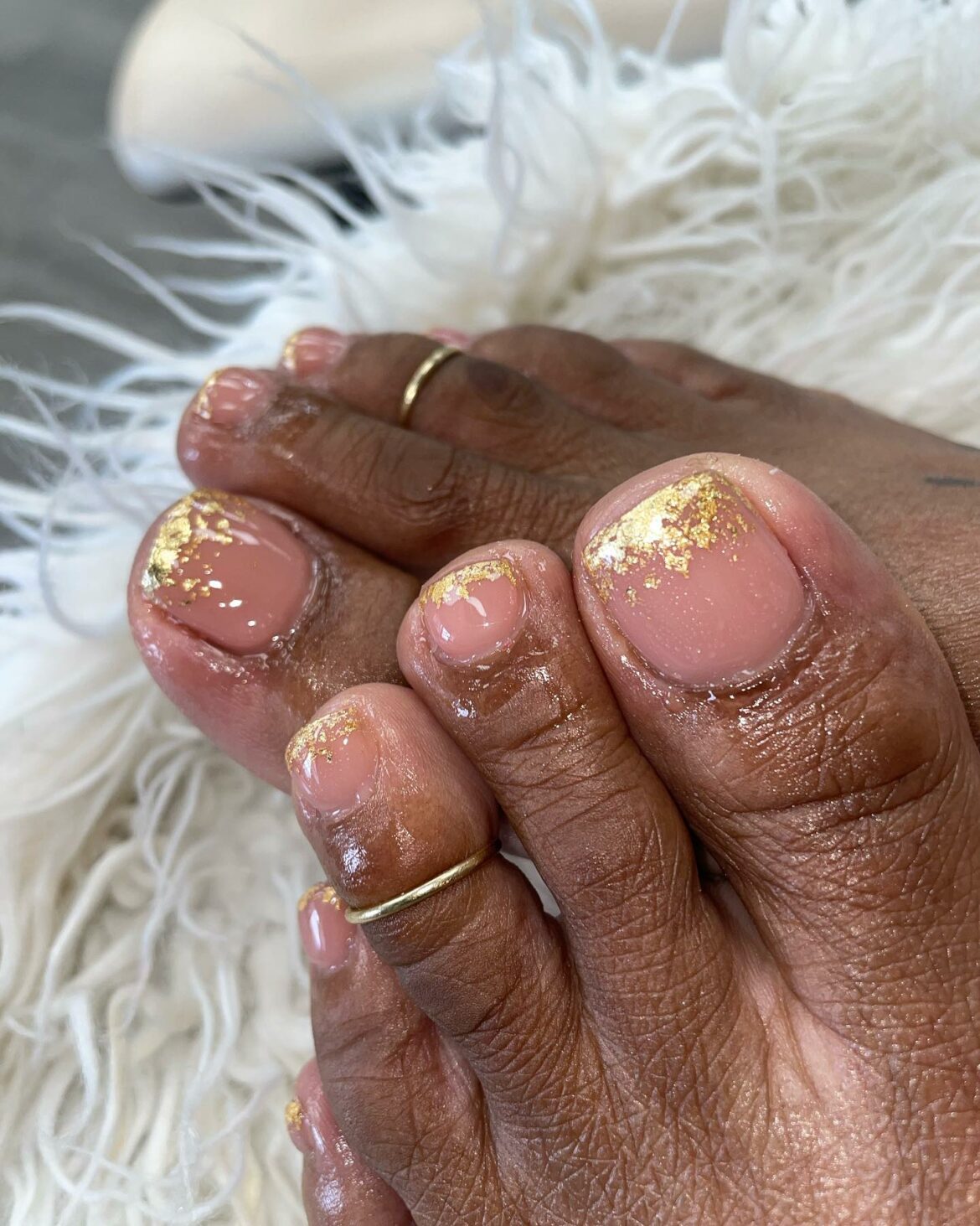 30 Gold Pedicure Ideas to Add Glamour to Your Look in 2024