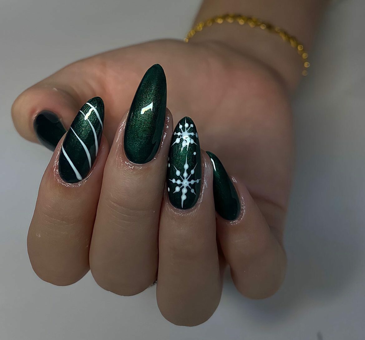 Feel the Nature with 31 Forest Green Nail Designs in 2024