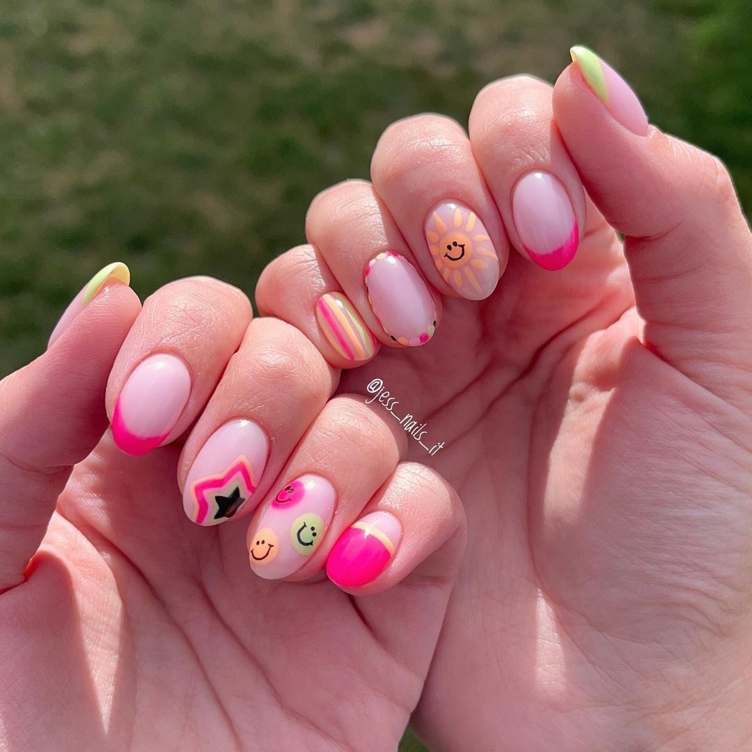 Show Off 25 Smiley Face Nail Designs in 2024