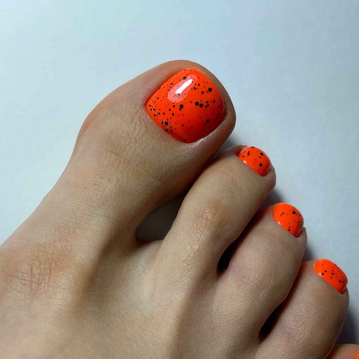 20 Latest Orange Pedicure Designs To Try In 2024!