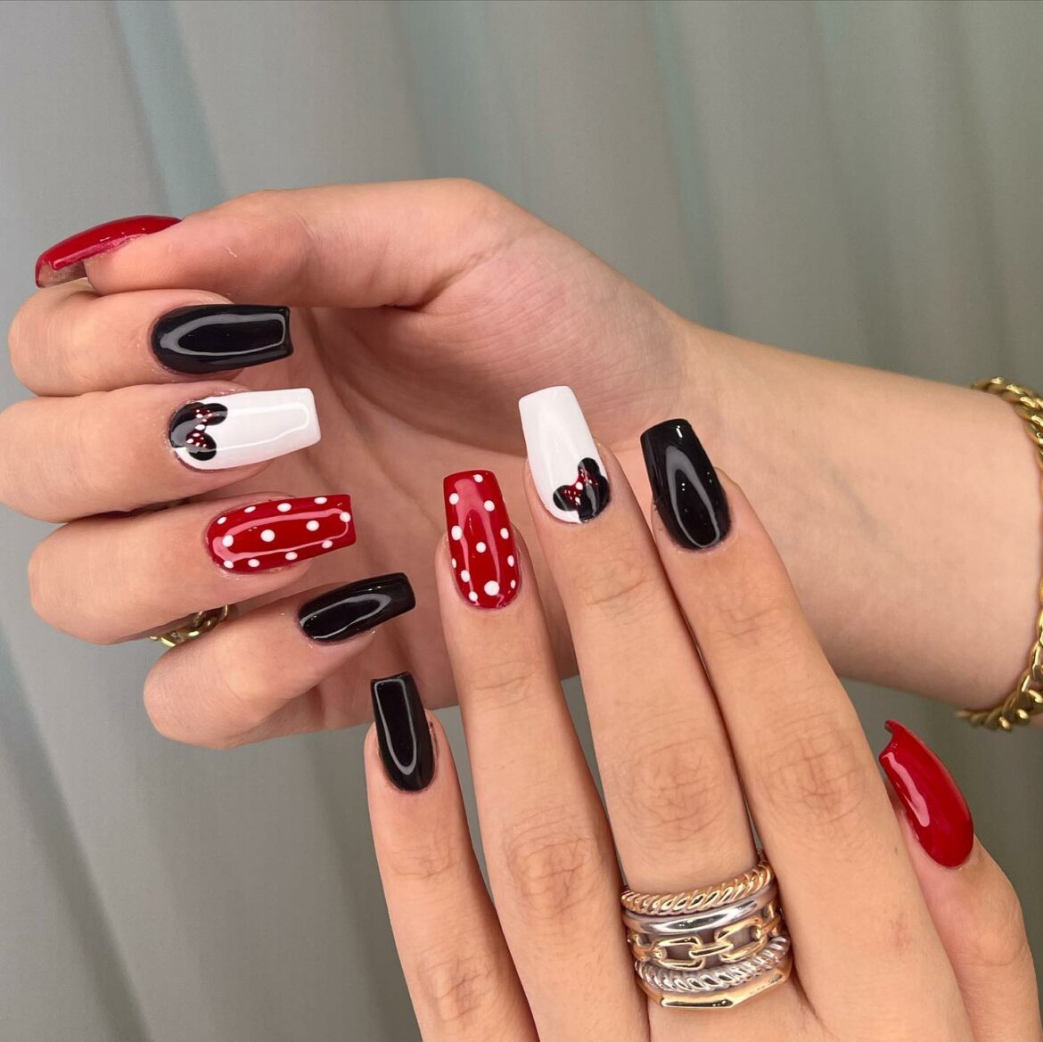 Embrace Childhood with 30 Minnie Mouse Nail Designs in 2024
