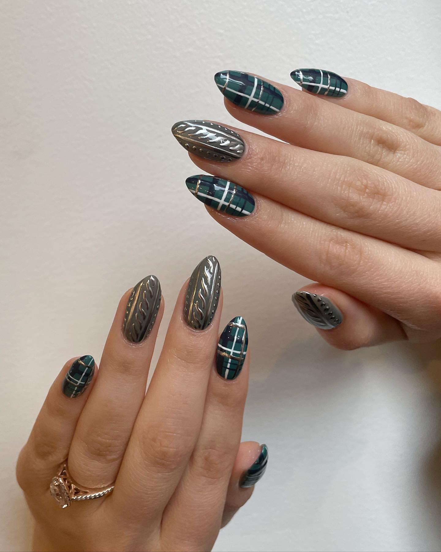 29 LATEST PLAID NAIL DESIGNS TO TRY IN 2024!