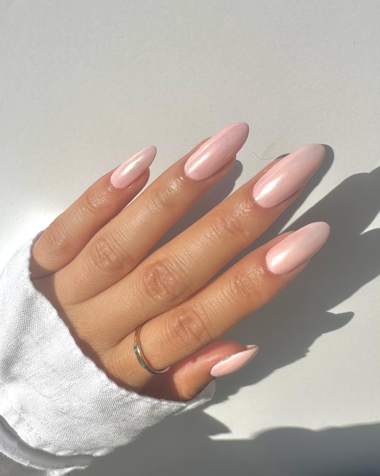 Shine with 30 Light Pink Chrome Nail Designs of 2024
