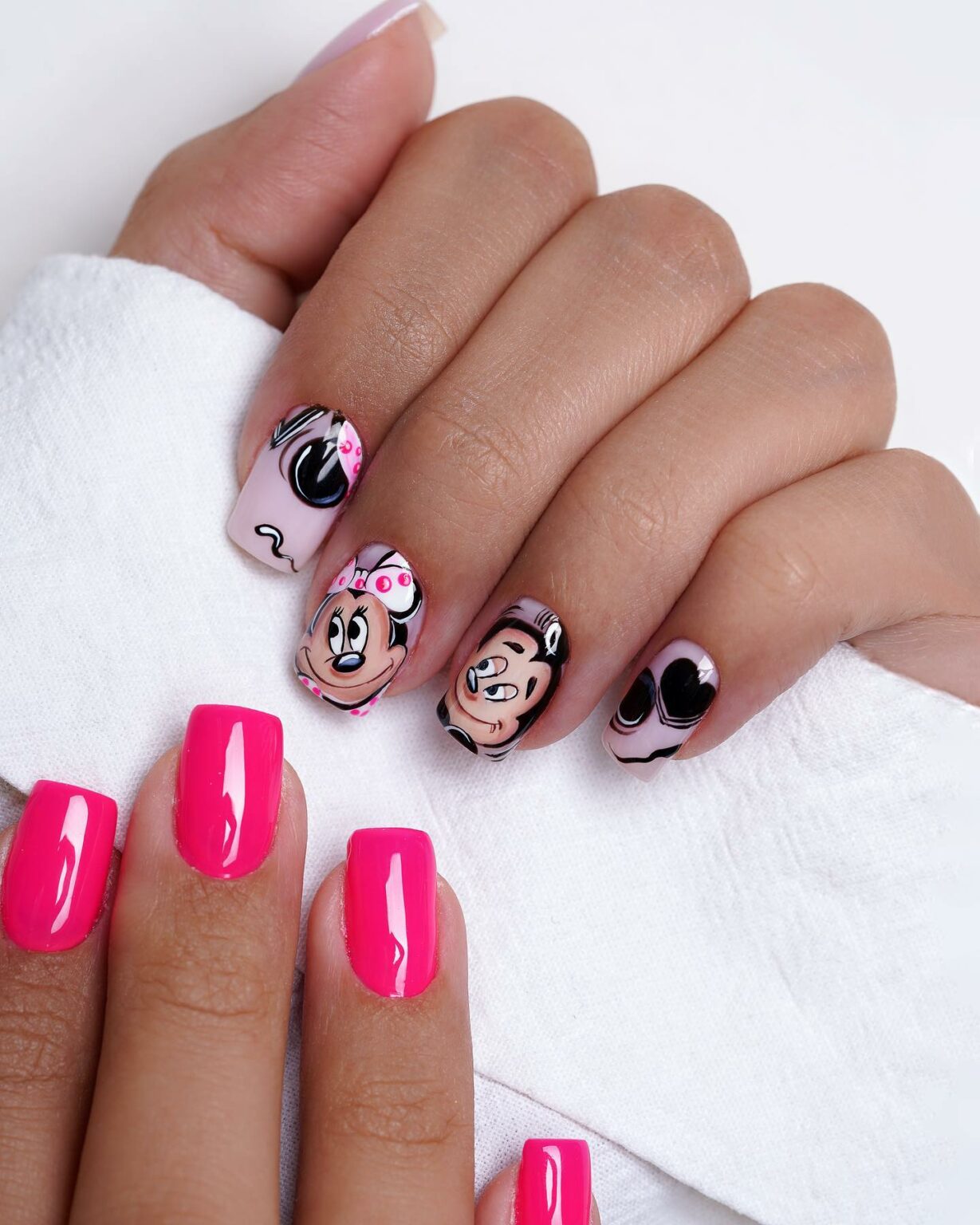 Embrace Childhood with 30 Minnie Mouse Nail Designs in 2024