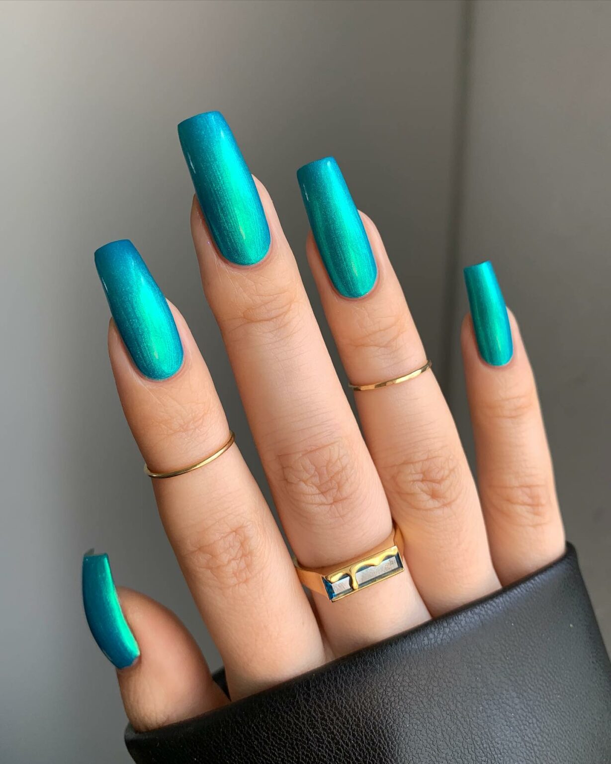 22 Latest Blue Chrome Nail Ideas To Try In 2024!