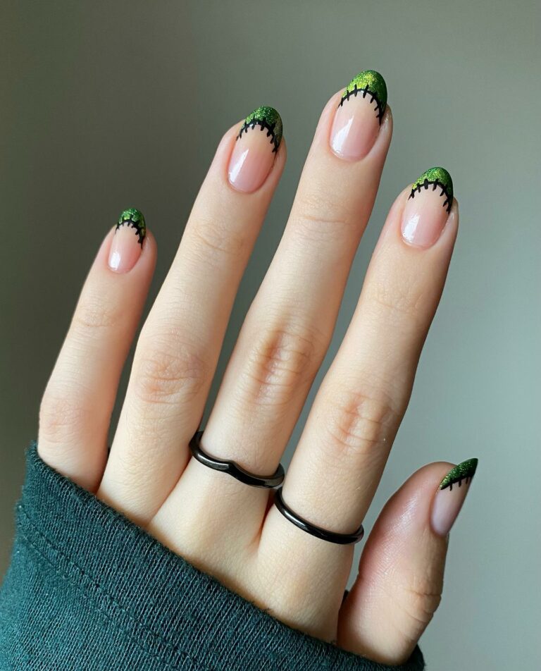 30 Latest Green Chrome Nail Ideas To Try in 2024!