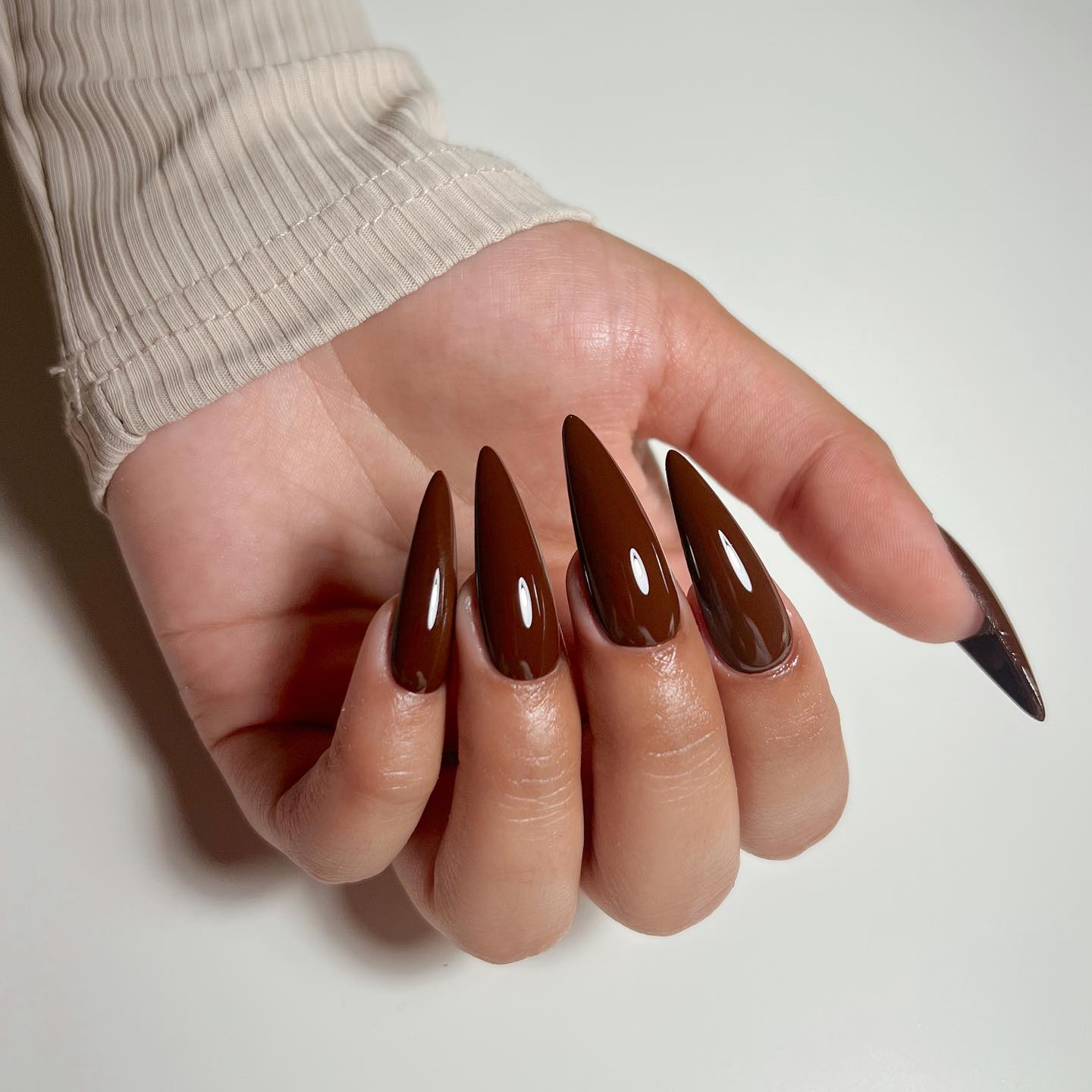 20 Latest Brown Chrome Nails Ideas To Try In 2024!