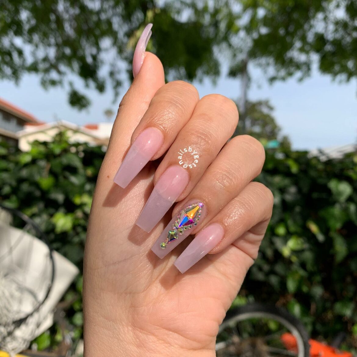 Try 40 Clear Pink Nail Designs in 2024