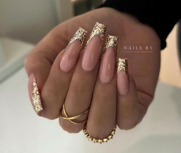 55 Latest Gold French Tip Nail Ideas To Try In 2024!
