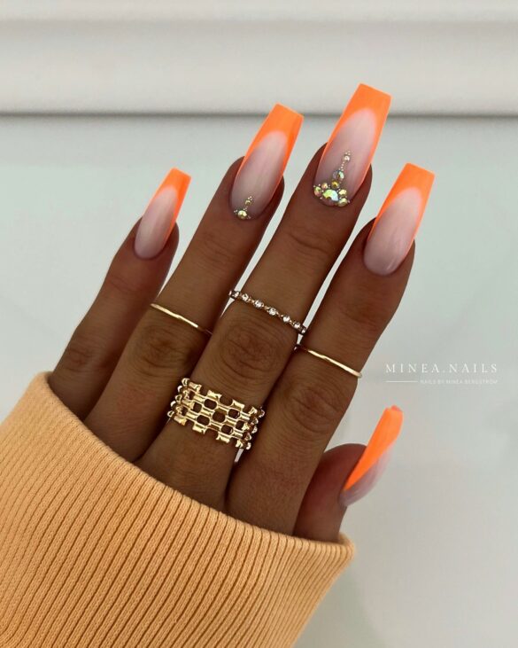 30 Latest Long French Tip Nail Ideas To Try In 2024!