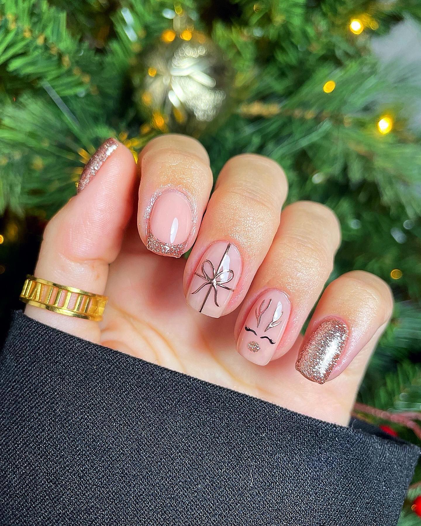 44 Latest Snowflake Nail Ideas To Try In 2024! - alexie