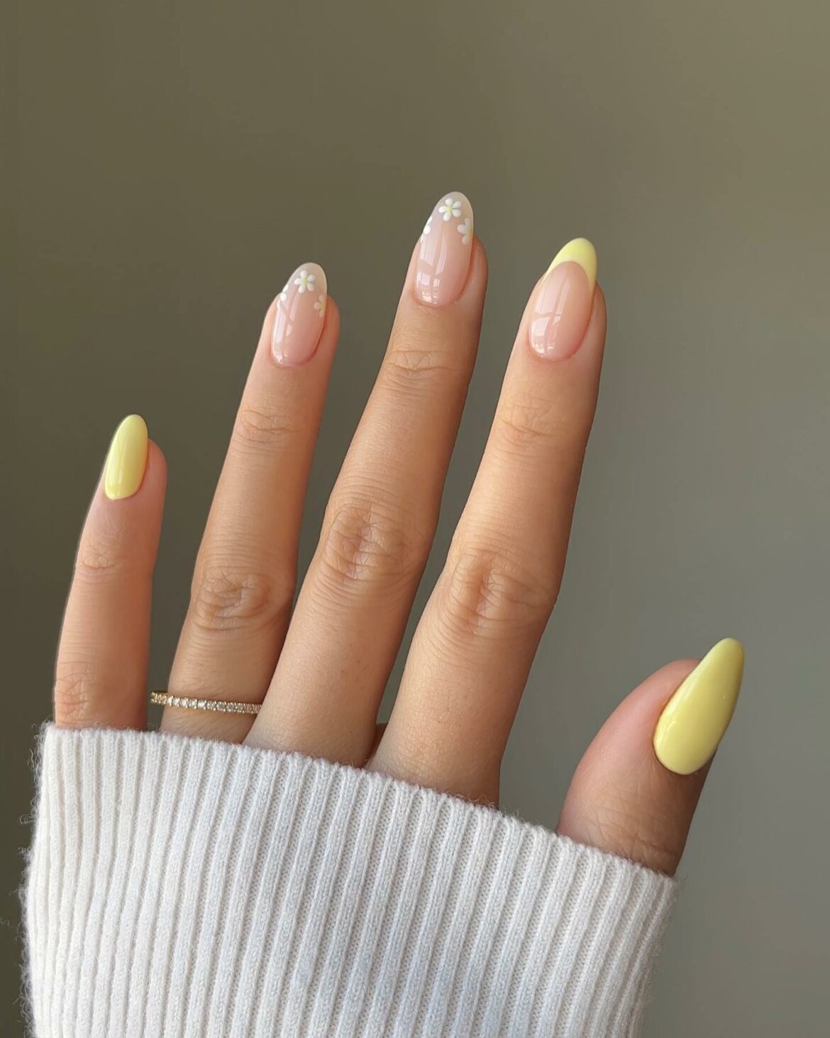 21 Latest Yellow French Tip Nail Designs To Try in 2024!