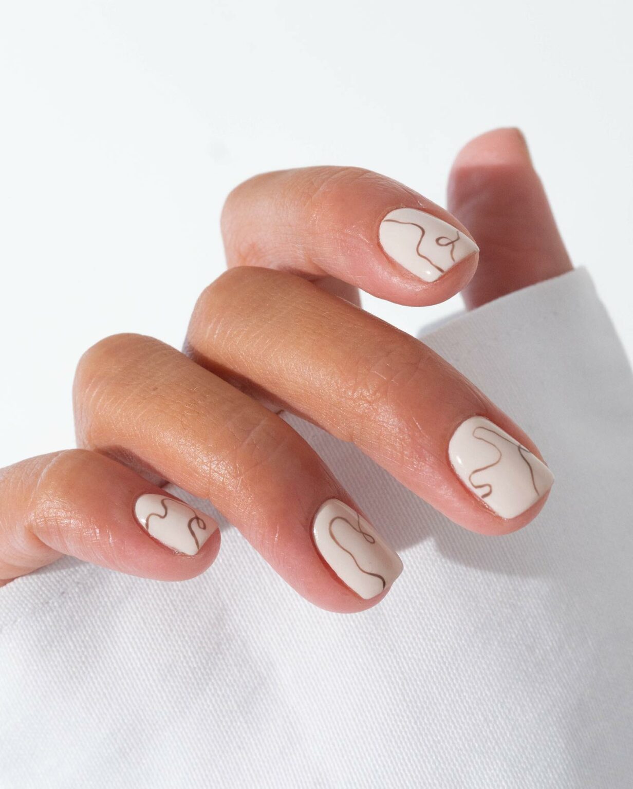 20 Latest Minimalist Nail Ideas To Try In 2024!