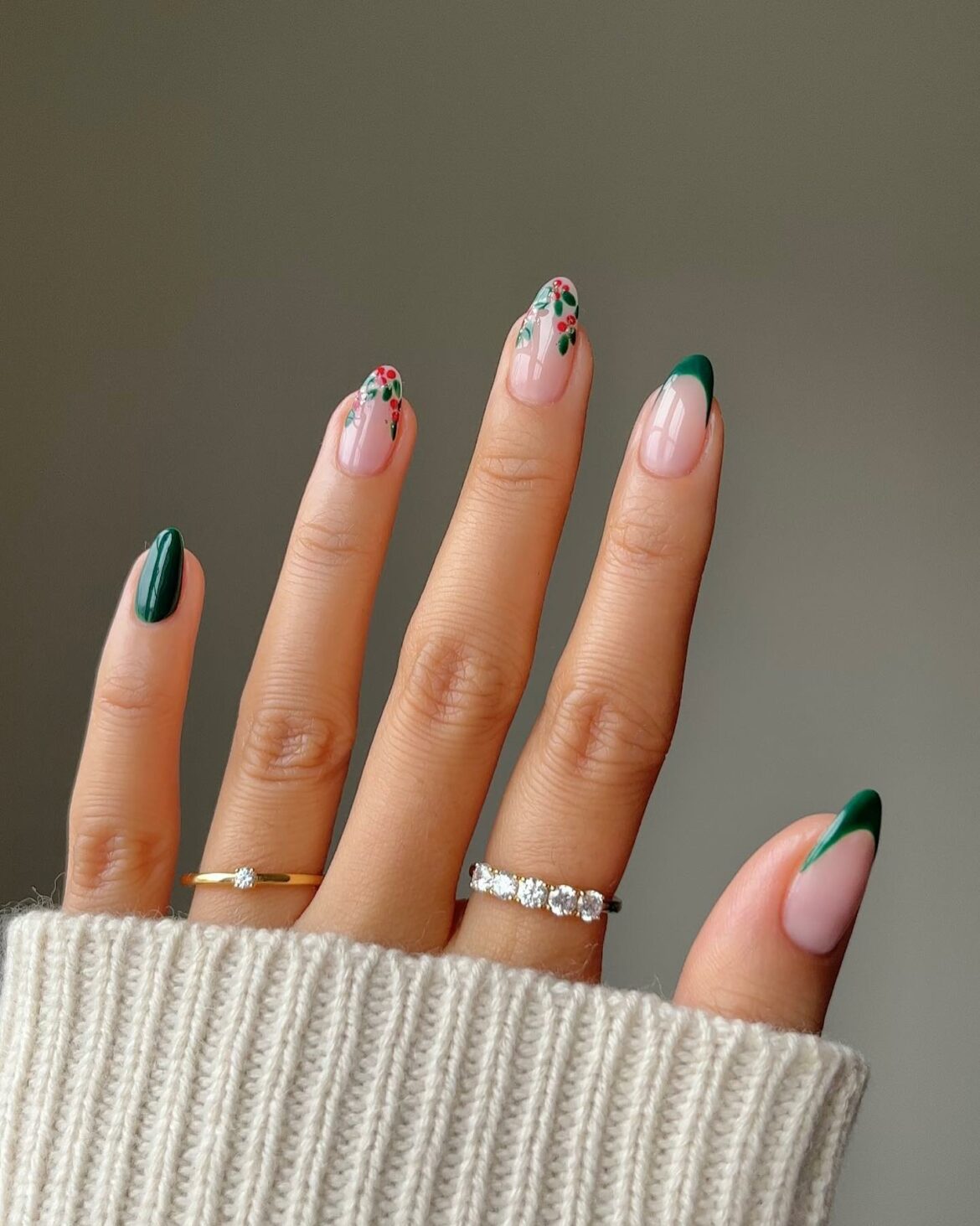 Bring Mistletoe Magic with 20 Mistletoe Nail Ideas in 2024