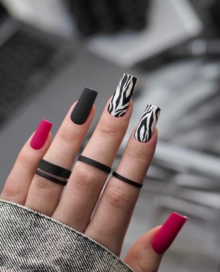 20 LATEST WILD STRIPE NAIL DESIGNS TO TRY IN 2024!