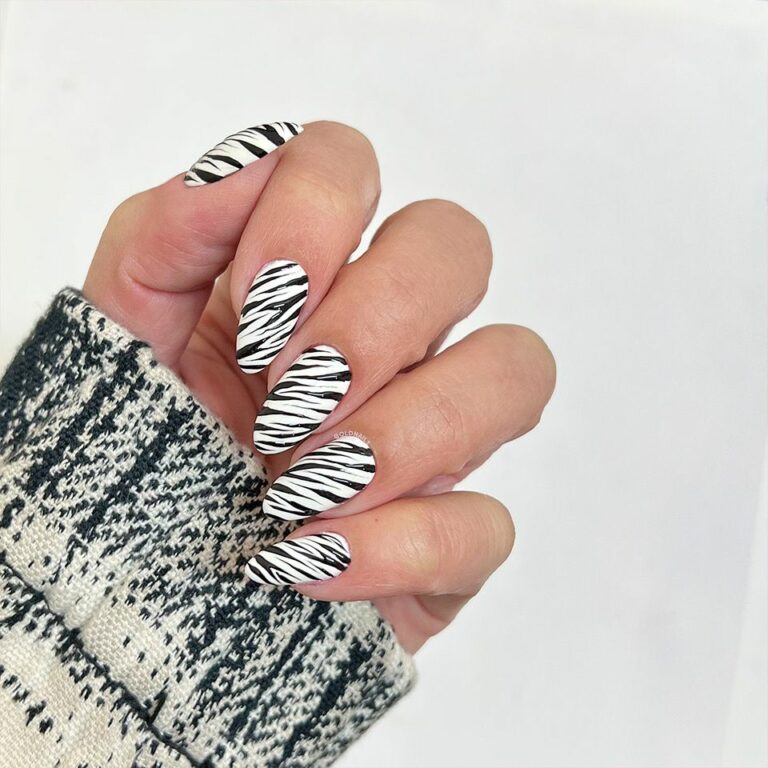 20 LATEST WILD STRIPE NAIL DESIGNS TO TRY IN 2024!