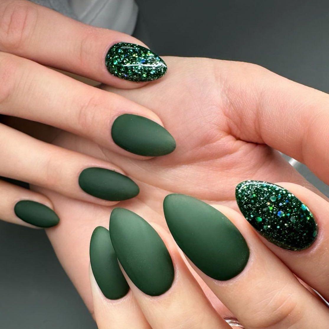30 Latest Emerald Green Nail Designs To Try in 2024!