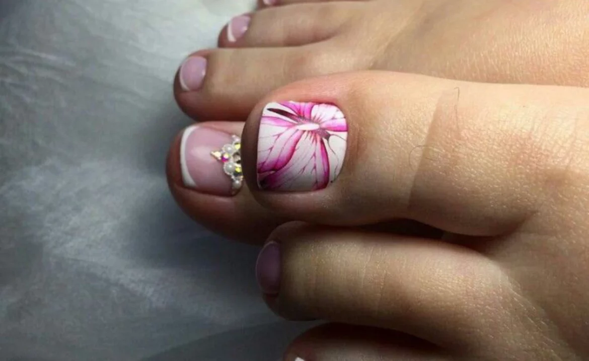 26 LATEST PINK PEDICURE IDEAS TO TRY IN 2024!